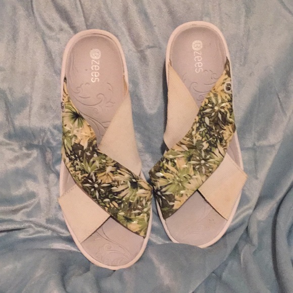 Bzees | Shoes | B Zees Sandalssale | Poshmark